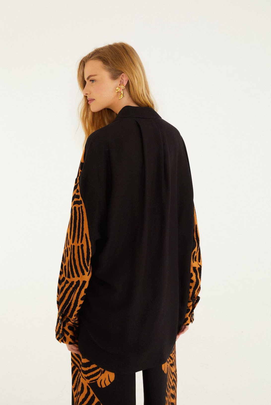 Black Tiger Long Sleeve Shirt